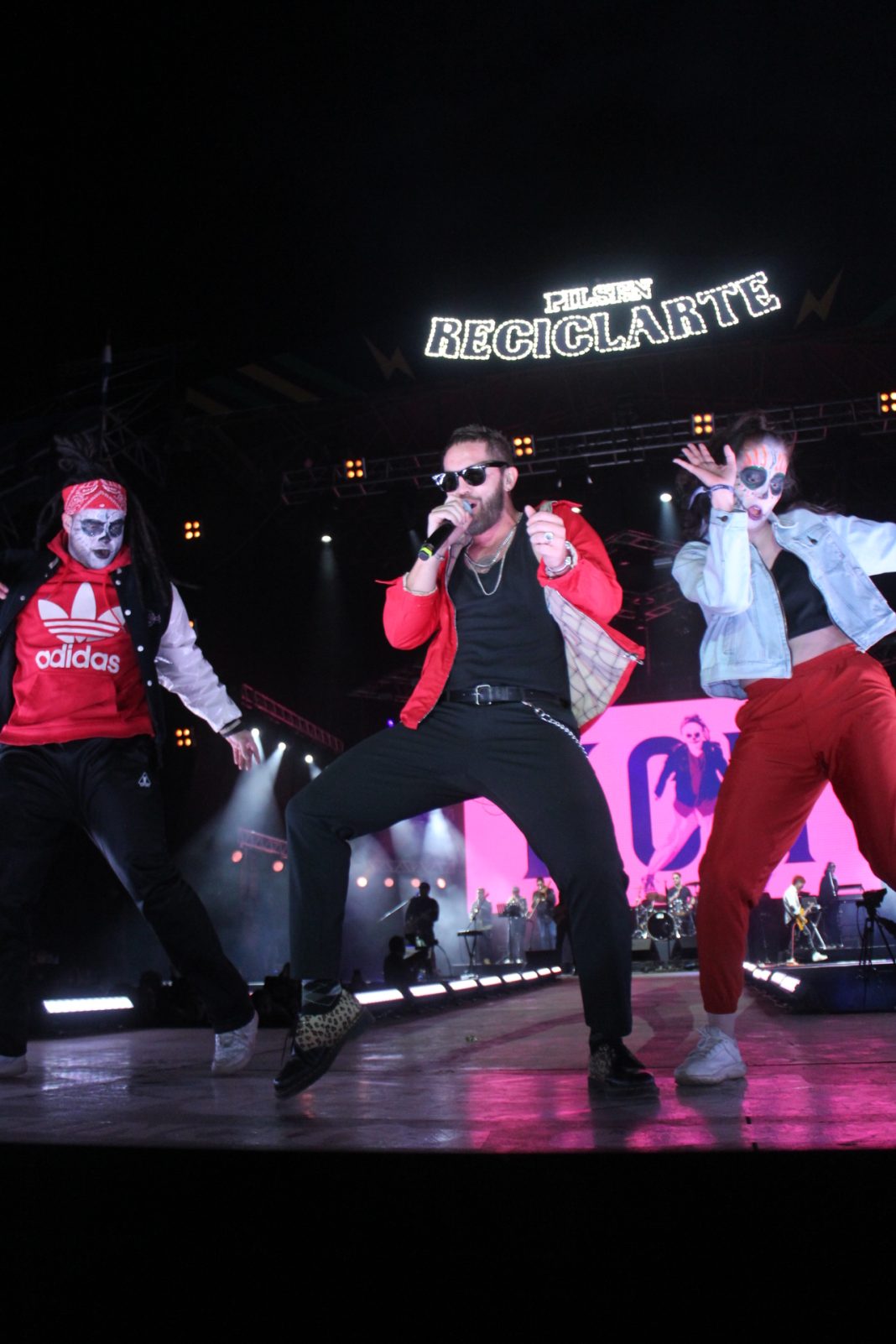 Chirola brindó un explosivo show en el Reciclarte - Te Cuento Paraguay