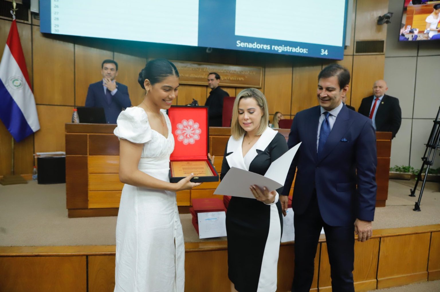 Lizarella homenajeó a la actriz Majo Cabrera - Te Cuento Paraguay